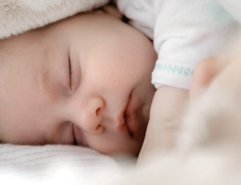 Review: Earwell experience from a mother and baby - EarWell.eu